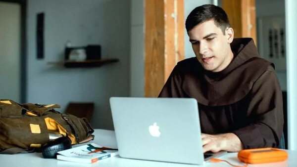 5 Catholic YouTubers to Influence You Closer to Jesus