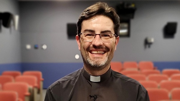 Catholic Priest Goyo Hidalgo: A Father But Also a Prodigal Son (and a ...